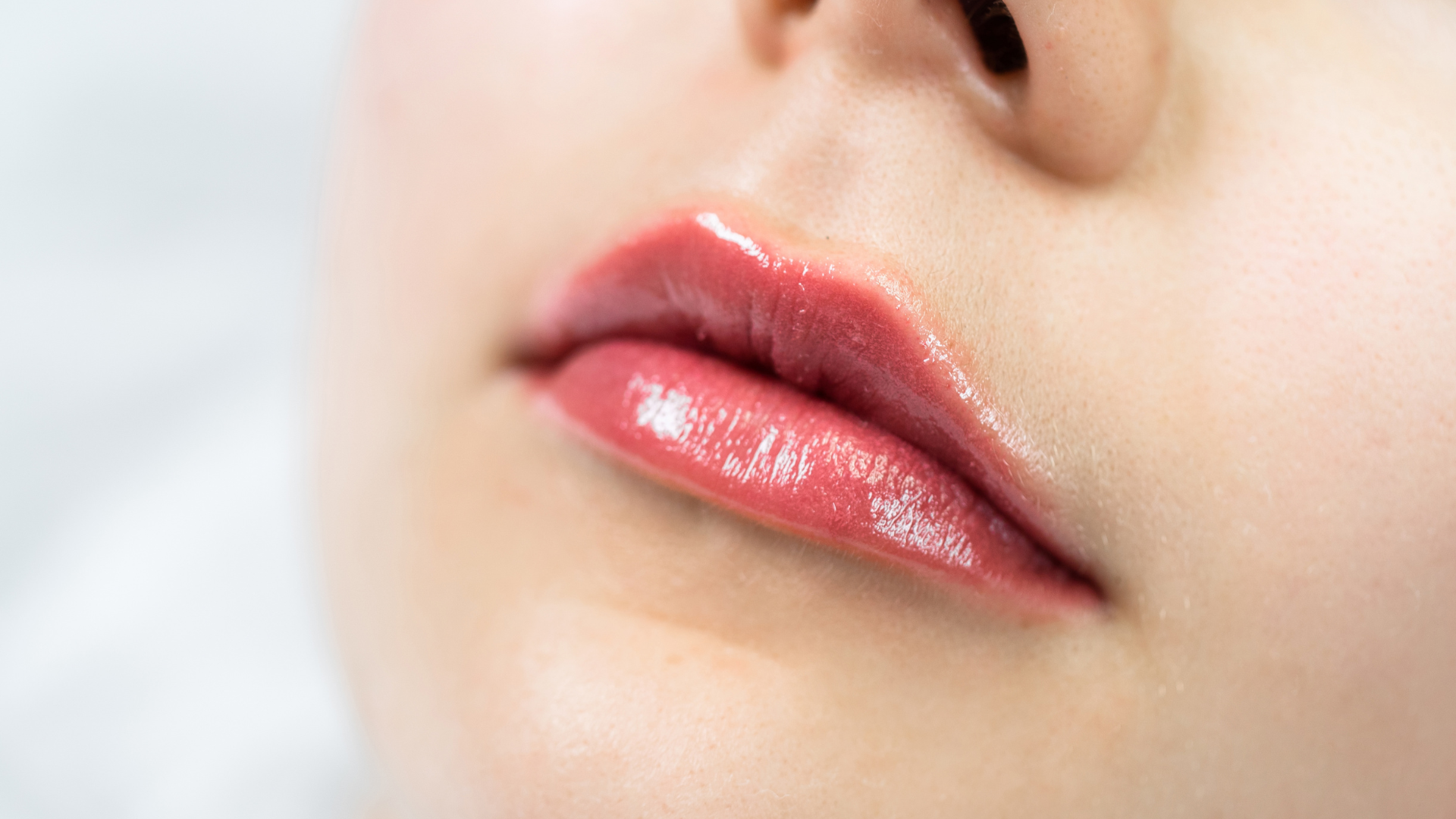 The Beauty of Lip Tints: Sheer and Buildable Formulas for Natural Lip ...